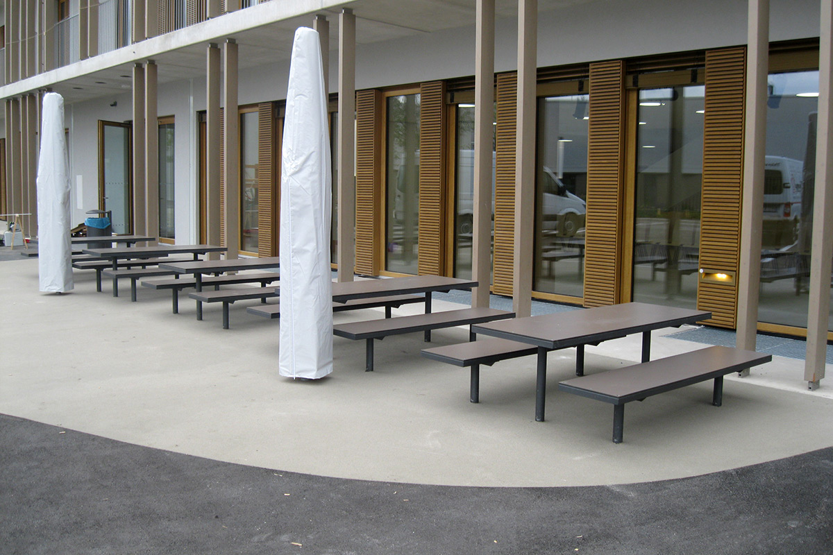 Bench Lübeck HPL with timber seat base | Thieme GmbH